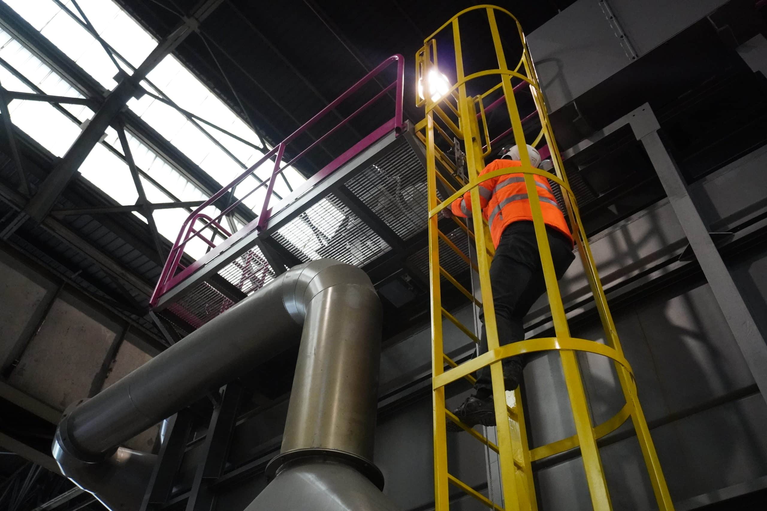 Ladders: Choice of a type fall protection device